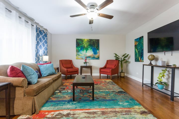 *The Comfy King Ranch* King Bed Suite*fast Wi-fi - Orland Park, IL