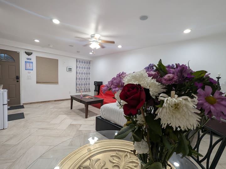 Coast Starline. In Private-kitchen/bathroom/wifiac - Wilmington - Los Angeles