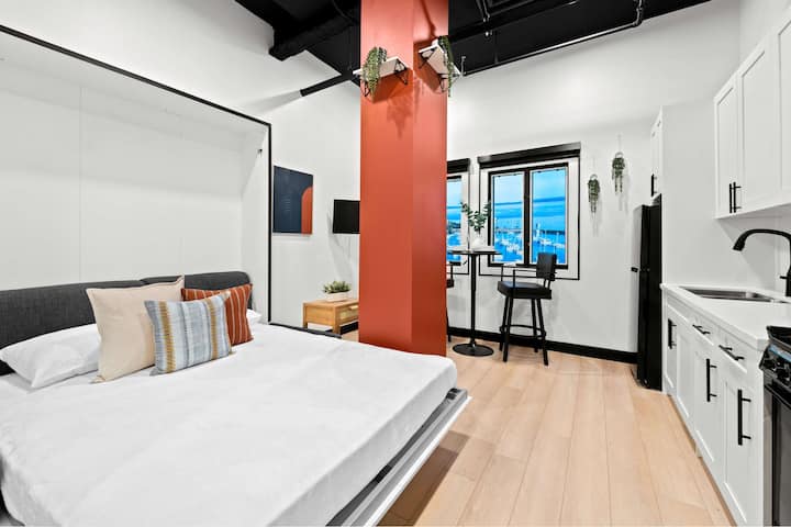 Feel Downtown Energy Near Petco Park & Top Dining! - Petco Park - San Diego