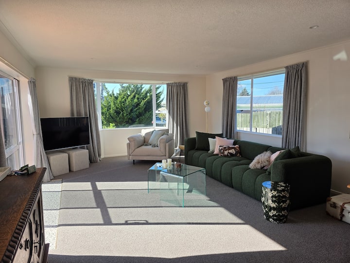 Sunny & Spacious | 5 Min Walk To Town - Twizel