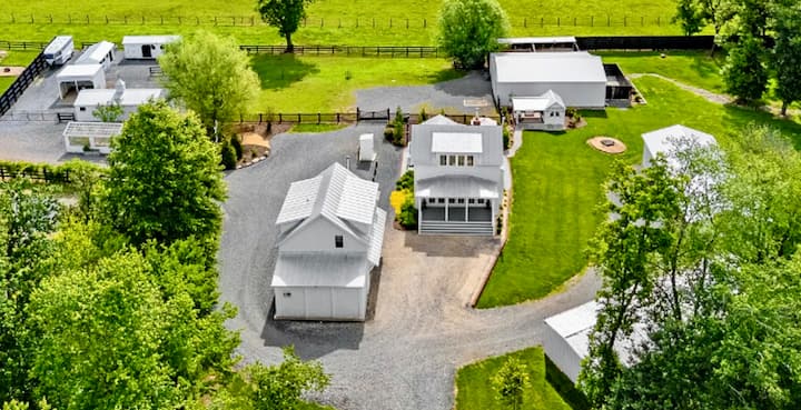 Carriage House Apartment At White Hall Farm - Middleburg, VA