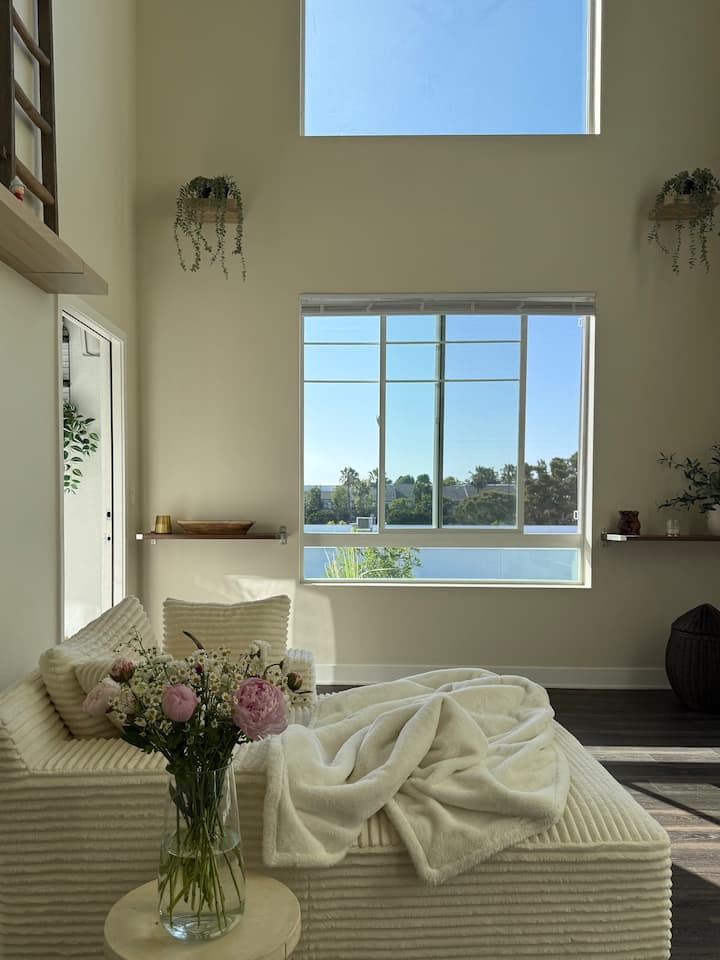 Luxe Oc Condo - Patio, Pool, Hot Tub, Gym, Gated - Irvine, CA