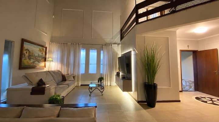Casa Espaçosa E Perto Da Vila Germânica - Blumenau