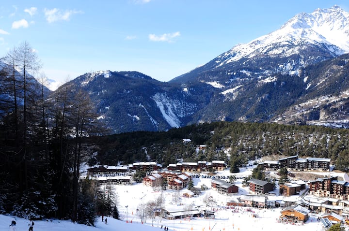 Grand T4 Ski Aux Pieds | À 100m Du Centre | Balcon - Modane
