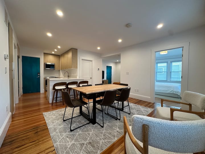 Downtown Salem | 3 Bed | Park & Play - Beverly, MA