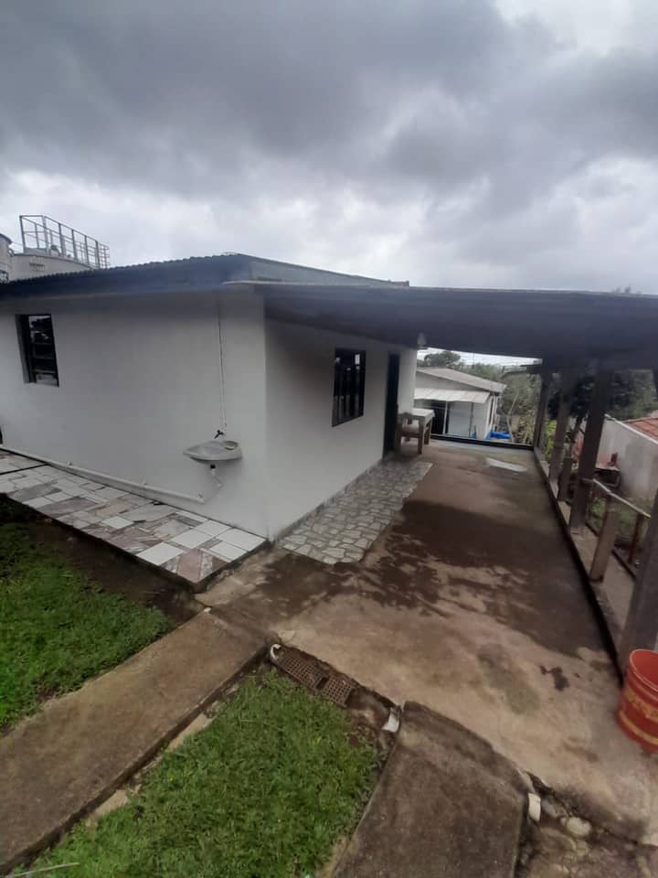 Localização Muito Boa, Saída Para A Rodovia - Castro, Brazil