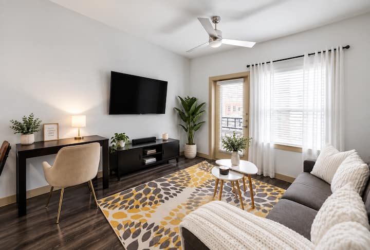 Modern 1br Retreat | Pool, Balcony & Amenities - Allen, TX