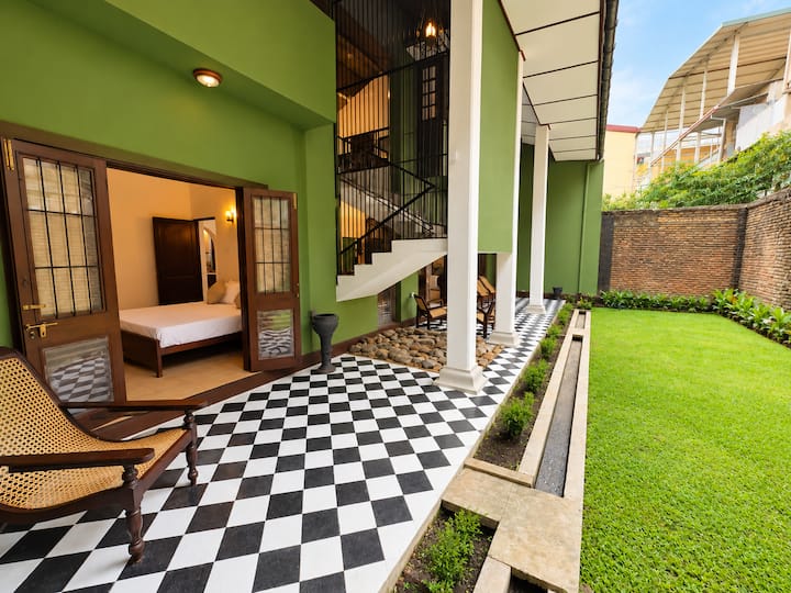 Colonial Garden Antique Villa In Colombo - コロンボ