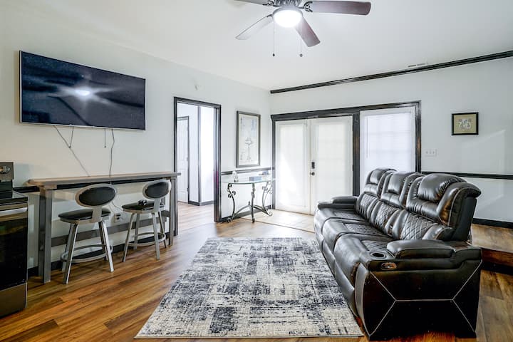 6 Mi To Ncsu! Quiet & Wooded Retreat - Raleigh, NC
