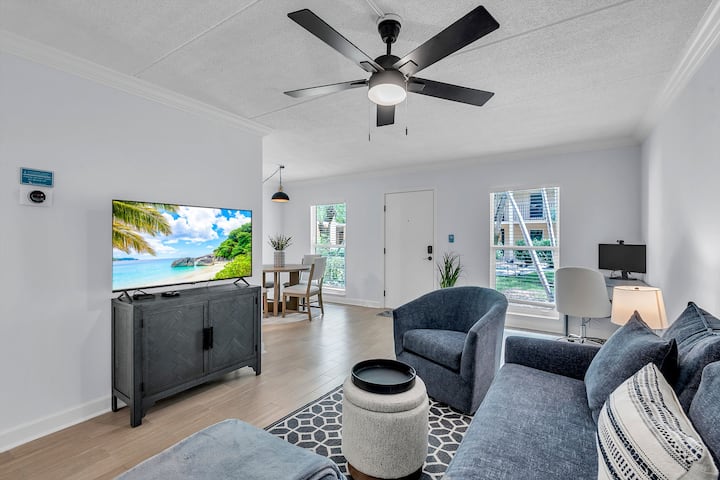 Quick Drive To Beach - Boca Shores 123 - St. Pete Beach, FL