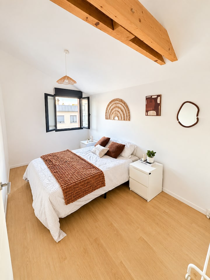 Maison 260, à 2 Pas De La Défense - Courbevoie