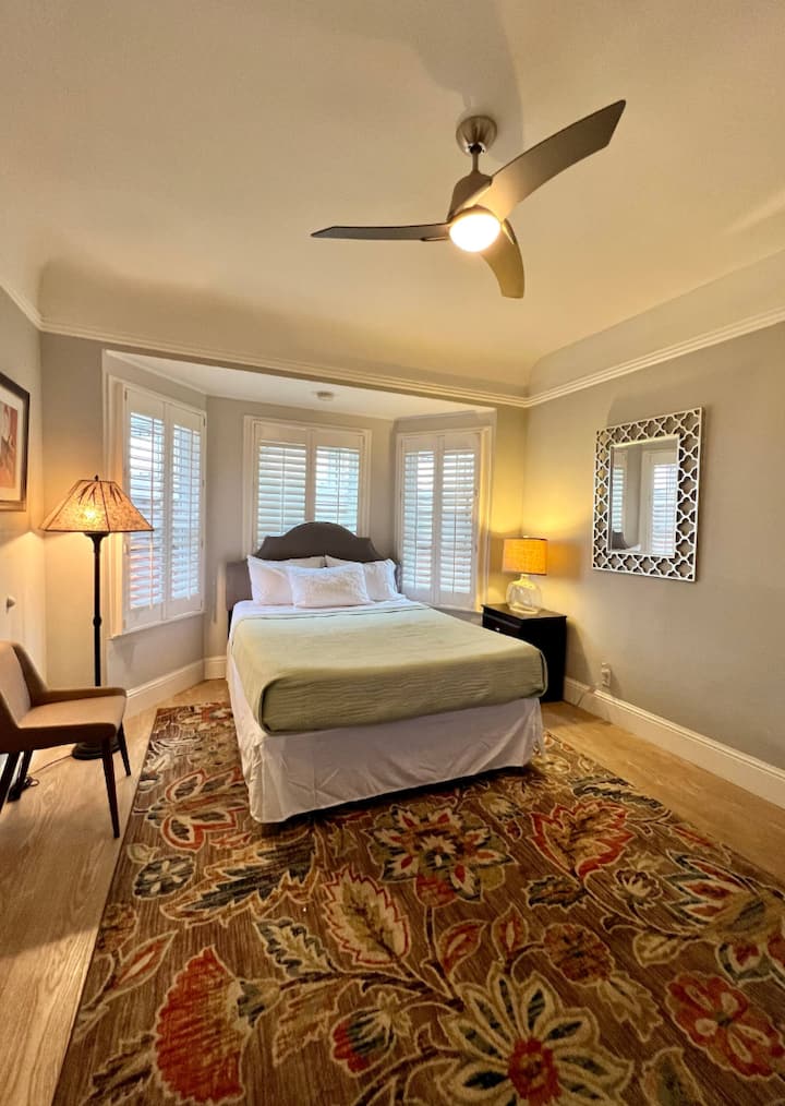 Downtown Burlingame, Near Sfo With Parking, 1/1 - Burlingame, CA