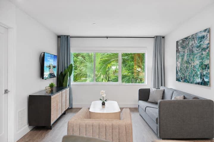 Quiet Boca Beach Retreat | Pool, Hot Tub, Bbq - Boca Raton, FL