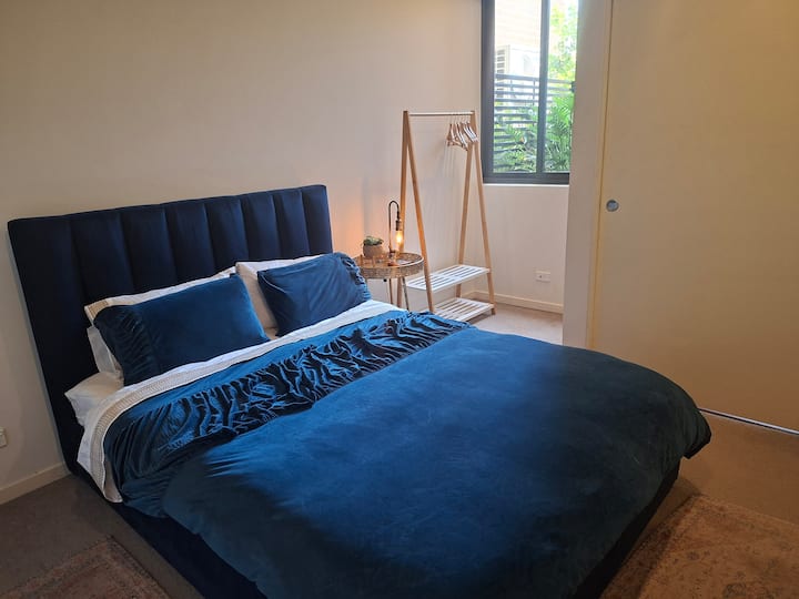 Romantic Retreat Close To Cbd & Airport - Strathfield