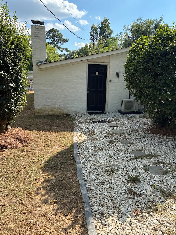 Nice One Bedroom Close To Stadium - Tuscaloosa, AL
