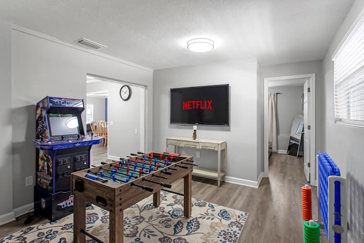 Family Fun|game Room| Firepit| King Bed - Pinellas Park, FL