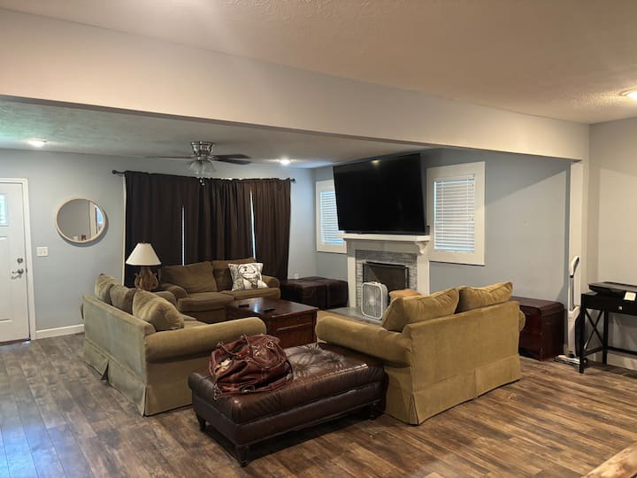 3 Bedroom 2 Bath Home 1.7 Miles From Stadium. - Starkville, MS