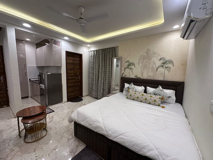 Viraaj Homestay | Bright And Beautiful - Jaipur
