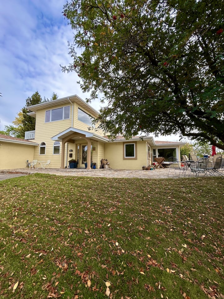 Beautiful Home With Breathtaking River Views! - Great Falls, MT