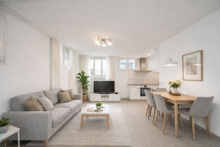 Marble Suite · 3-room Flat, Zurich Seebach - Zurigo