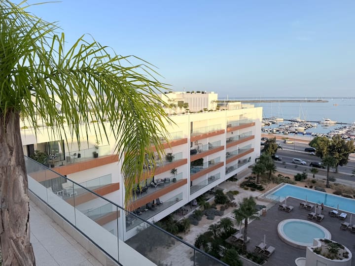 Waterfront Luxury Apartment & Heated Rooftop Pool - Olhão