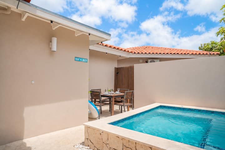 New! Beautiful Retreat | 100% Private Pool & Bbq - Aruba