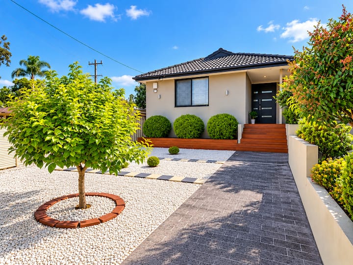Spacious 4br Family Home In South Penrith - Penrith