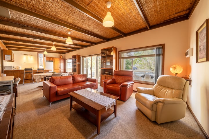 Thea & Robbie's Place - McLaren Vale