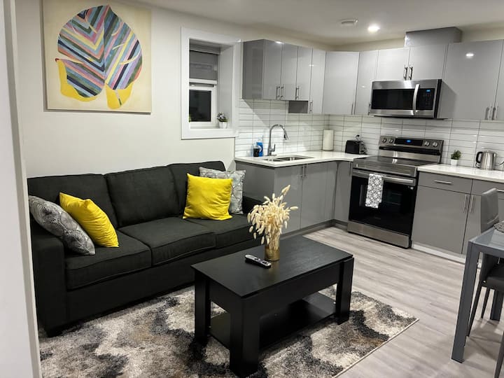 New Private Suite · Cozy & Bright · Near Yeg - 愛德蒙頓