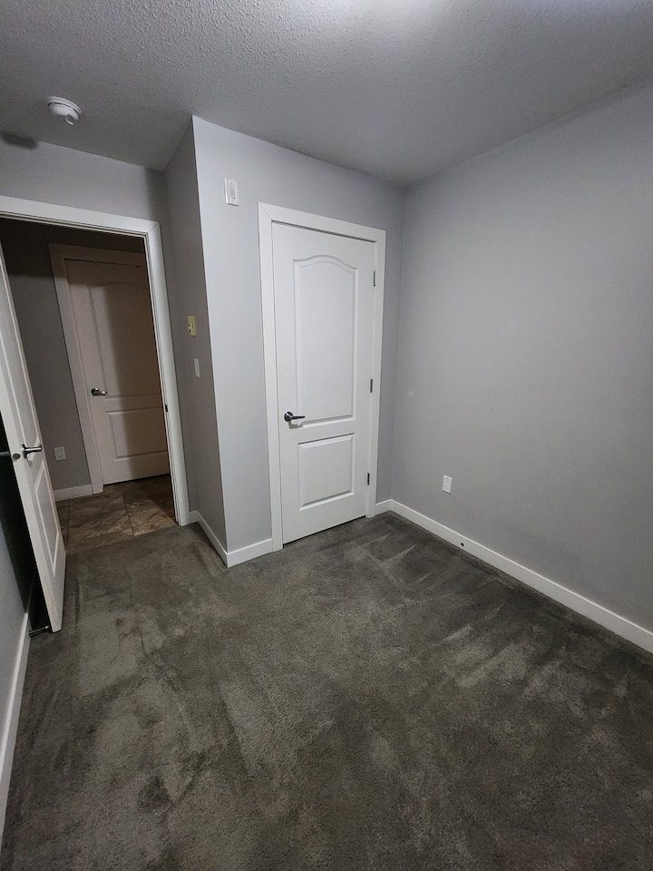 Yorkton
Newly Renovated 2 Bedroom- 1-bathroom Unit - Yorkton