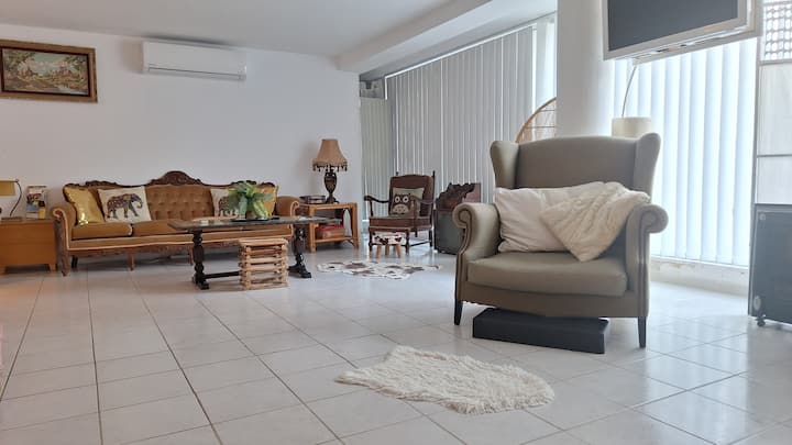 City Center Apartment - Paphos