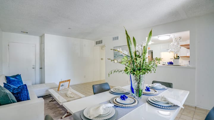 Family Getaway In Oc - Santa Ana, CA