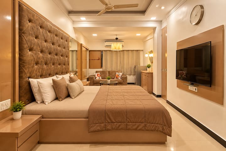 The Vellora Suite | Luxe 55tv Near Bandra - Mumbai