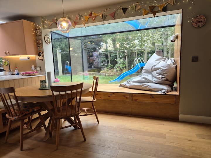Beautiful Family Home In The Cotswolds - Cirencester