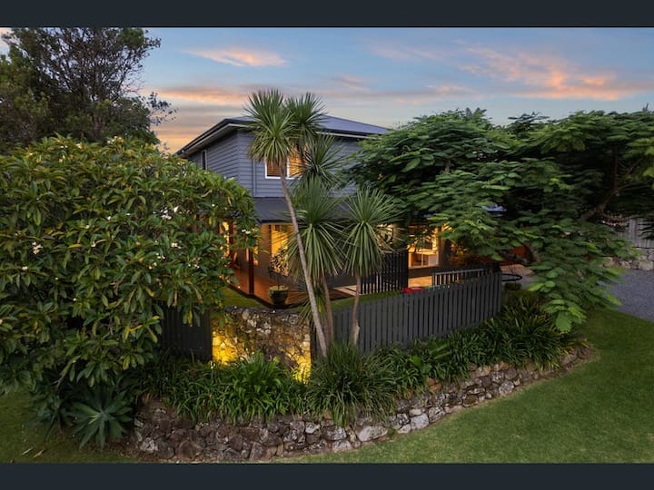 Coastal Retreat - Modern House Short Walk To Beach - Ballina