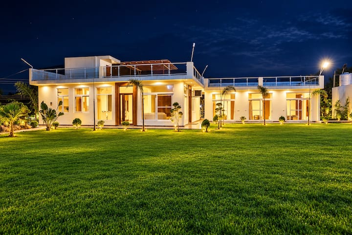 Sloshout Galaxy Aravali Farm - Gurgaon