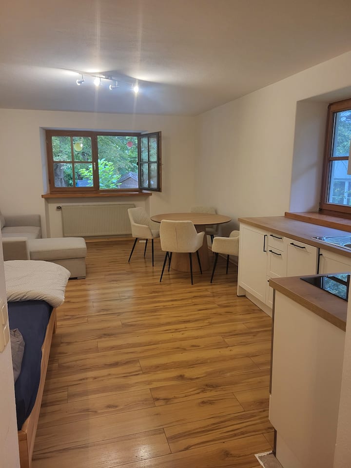 Naturnahe, Ruhige Und Charmante Einliegerwohnung - Gauting