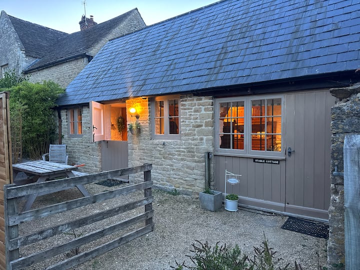 The Stables Farm House With Pool - Lechlade