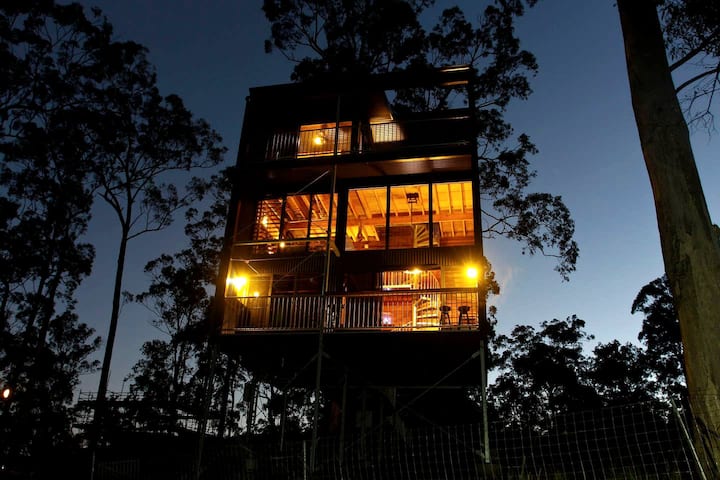 Stunning Tree House With Pool Access Ideal For - Springbrook