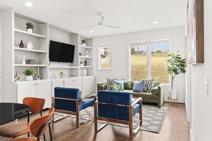Rooftop Stay Near 12 South + 2-car Garage - Nashville