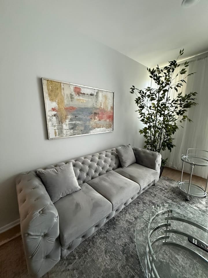 Heart Of Hollywood | 2bd W/pool & Parking - West Hollywood