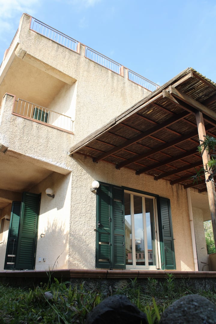 Casa Maria · Sea & Garden In Calderà - Barcellona Pozzo di Gotto