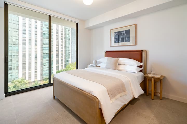 Queen Studio | Balcony + Full Kitchen - Miami, FL