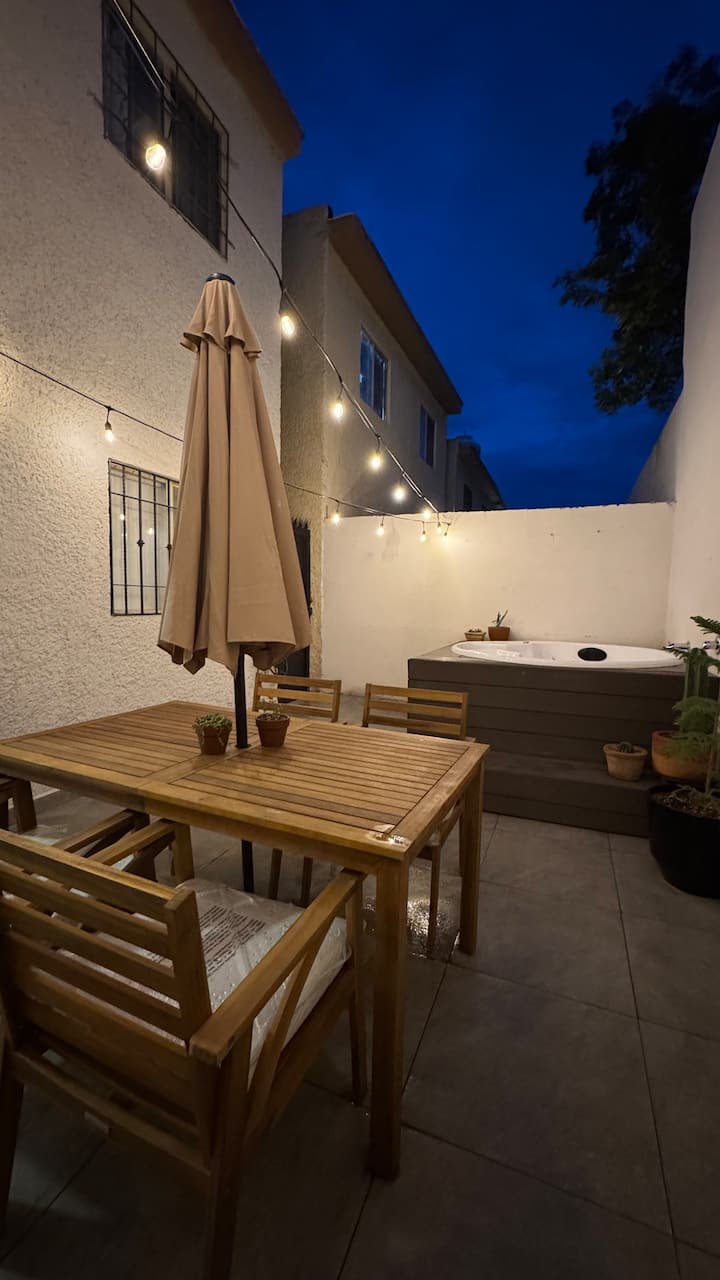 Casa Equipada Con Jacuzzi Y Patio Increíble. - Chihuahua