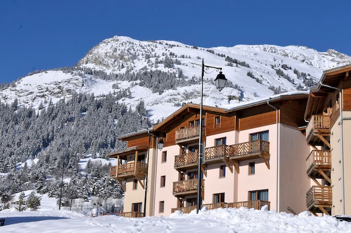 Ski Aux Pieds | Piscine Intérieure Chauffée - Val Cenis