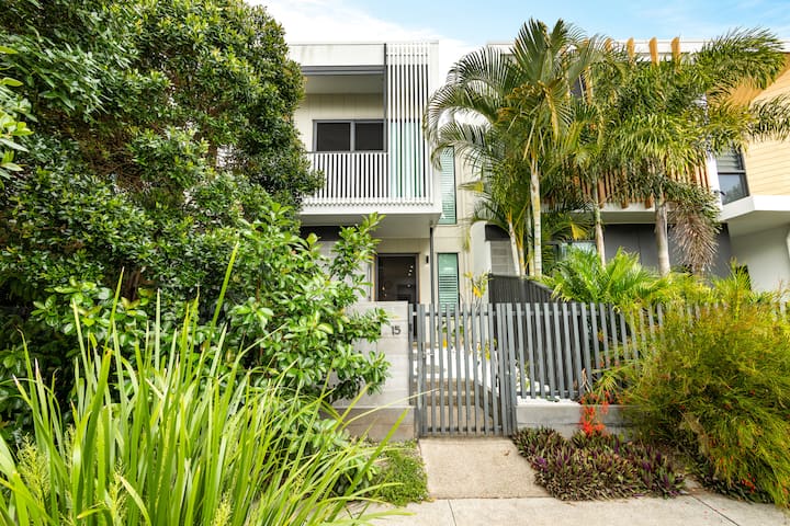 4br Luxury Smart Home | Bokarina Beach House - Sunshine Coast