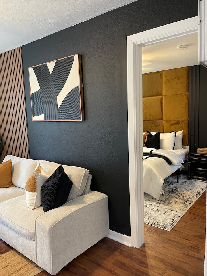 The Lodge At Ashley With King Bed - Edgebrook - Houston