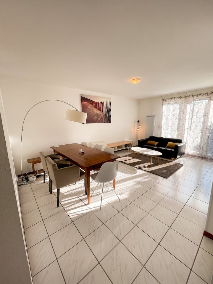 2 Bedroom Apartment Just Next To The Border - Ferney-Voltaire