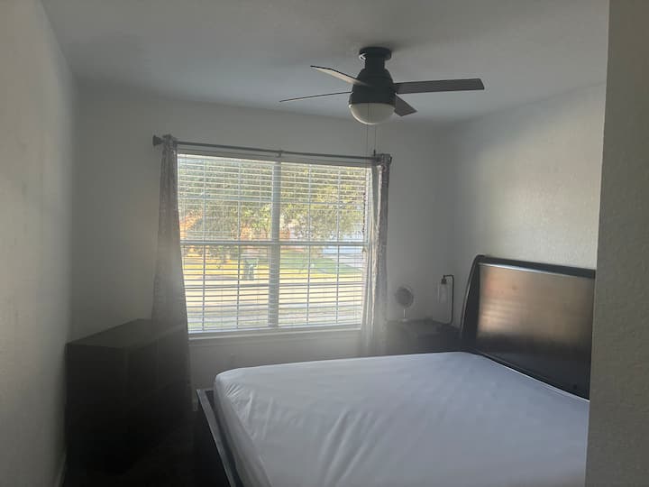 Peaceful Home, Just Close Enough To All The Fun! - Kyle, TX