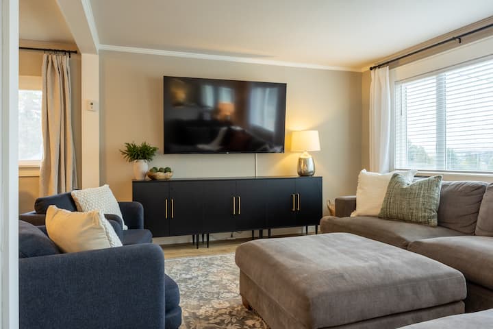 Winter Circle Hideaway - Remodeled + Pet Friendly - Pullman, WA